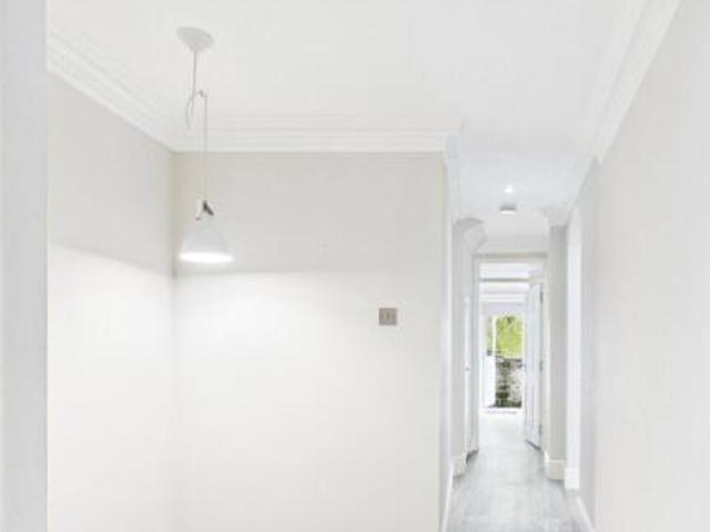 2 bedroom apartment for rent in Gardner's Crescent, Edinburgh, Midlothian, EH3
