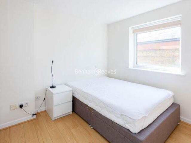2 bedroom apartment for rent in Garford Street, E14