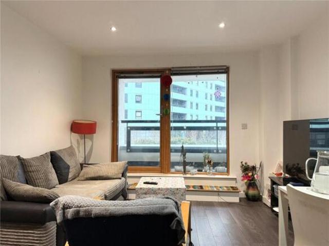 2 bedroom apartment for rent in Gateway South, Marsh Lane, Leeds, LS9