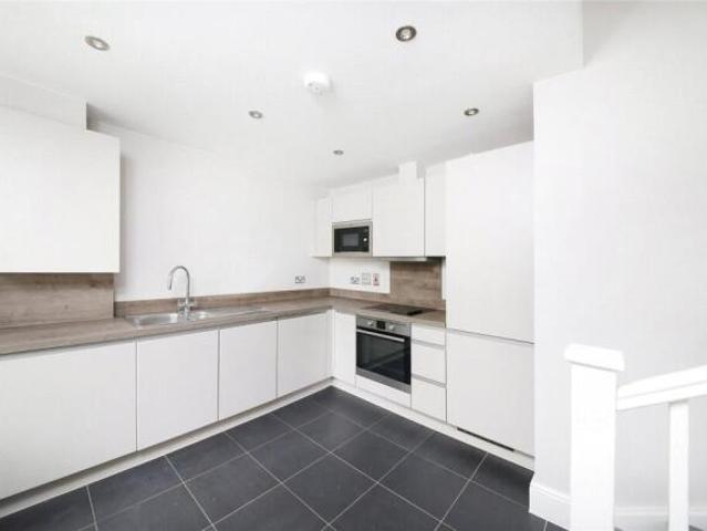 2 bedroom apartment for rent in Gayfere Place, London, SE25