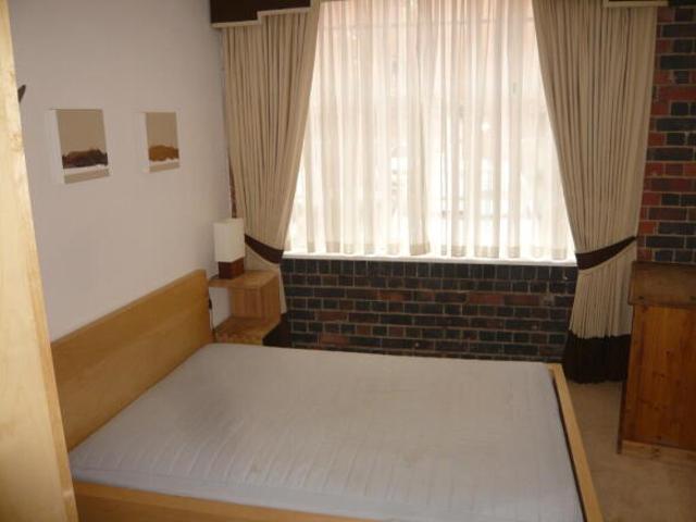 2 bedroom apartment for rent in George Street, B3