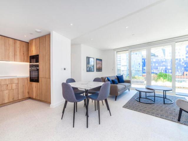 2 bedroom apartment for rent in Georgette Apartments, Cendal Crescent, London, E1