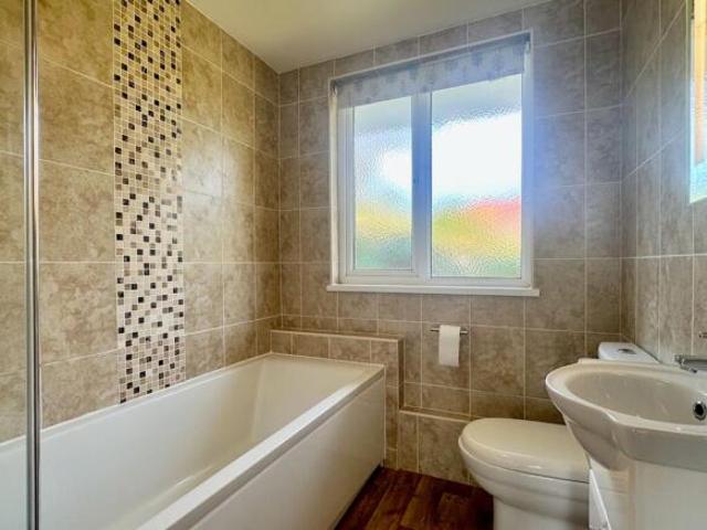 2 bedroom apartment for rent in Glan Yr Afon Court, Sketty, SA2