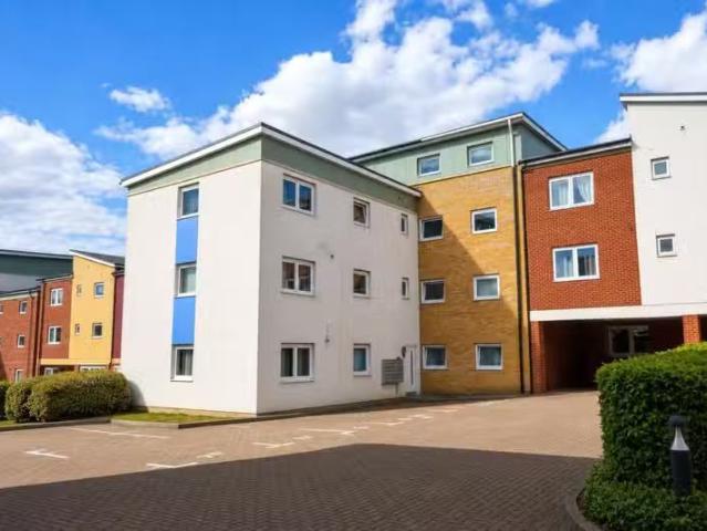 2 bedroom apartment for rent in Gladwin Way, Harlow, Esinterac.