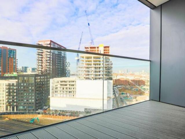 2 bedroom apartment for rent in Gladwin Tower, Wandsworth Road, London, SW8