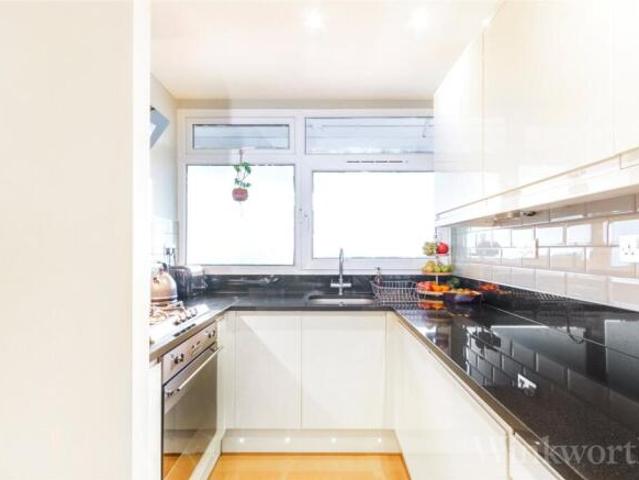 2 bedroom apartment for rent in Glengall Road, London, SE15