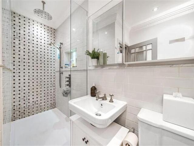 2 bedroom apartment for rent in Gloucester Avenue, NW1