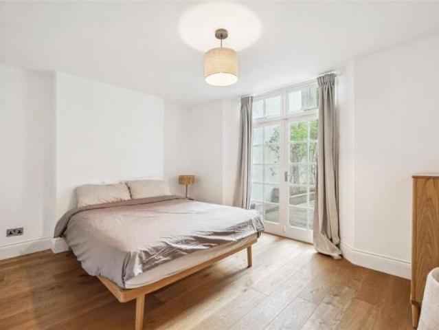 2 bedroom apartment for rent in Gloucester Terrace, London, W2