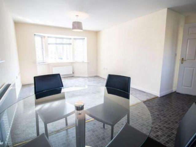 2 bedroom apartment for rent in Goetre Fawr, Radyr, CF15