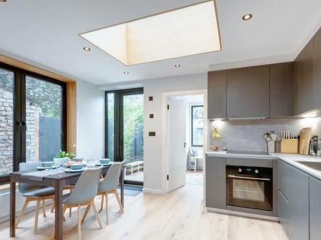 2 Bedroom Apartment For Rent In Golders Green