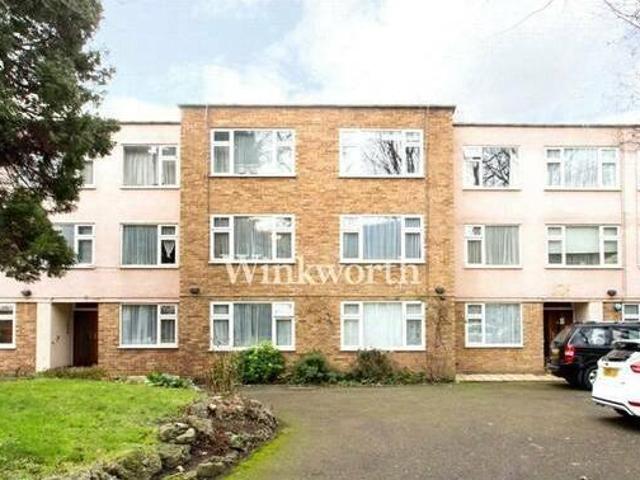 2 bedroom apartment for rent in Golders Green Crescent London NW11