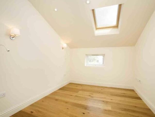 2 bedroom apartment for rent in Goldhawk Road, London, W6
