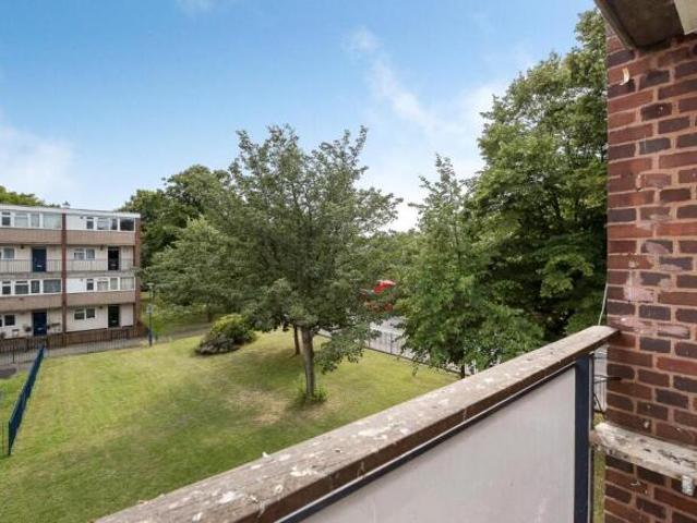 2 bedroom apartment for rent in Gosling Way, London, UK, SW9