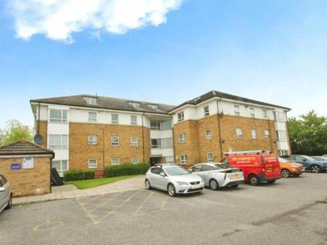 2 Bedroom Apartment For Rent In Goresbrook Road, Dagenham