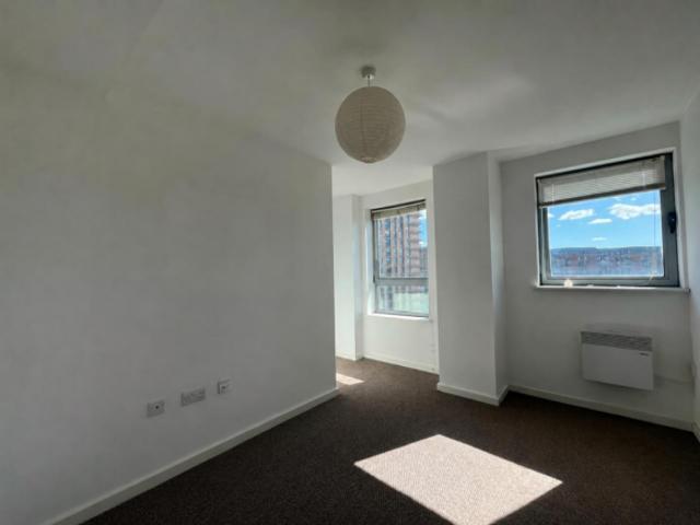 2 bedroom apartment for rent in Gotts Road, LEEDS, LS12