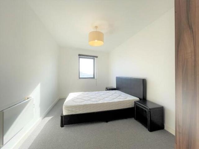 2 bedroom apartment for rent in Gotts Road, Leeds, West Yorkshire, LS12