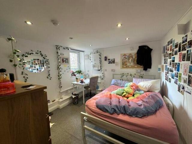 2 bedroom apartment for rent in Granville Road Fallowfield £160 PPPW, M14