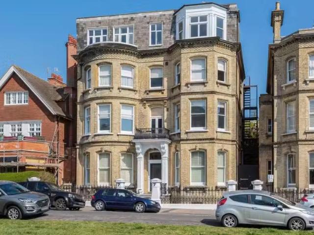 2 bedroom apartment for rent in Grand Avenue Hove BN3
