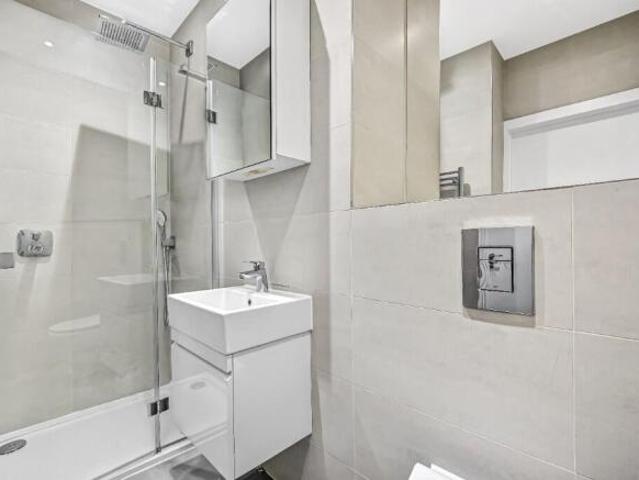 2 bedroom apartment for rent in Grange Walk, London, SE1