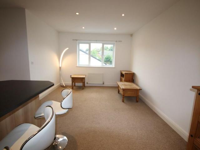 2 bedroom apartment for rent in Grange Court, Derby Available May, DE23