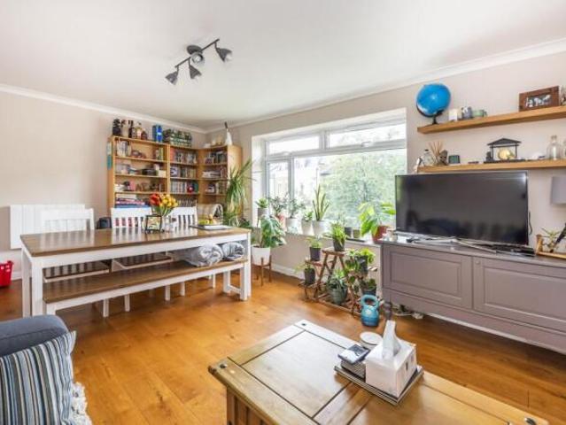 2 bedroom apartment for rent in Graham Road London SW19