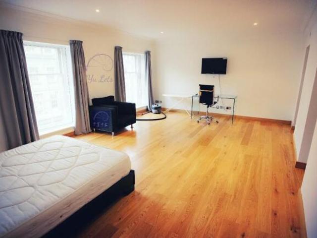 2 bedroom apartment for rent in Grainger Street, Newcastle Upon Tyne, NE1