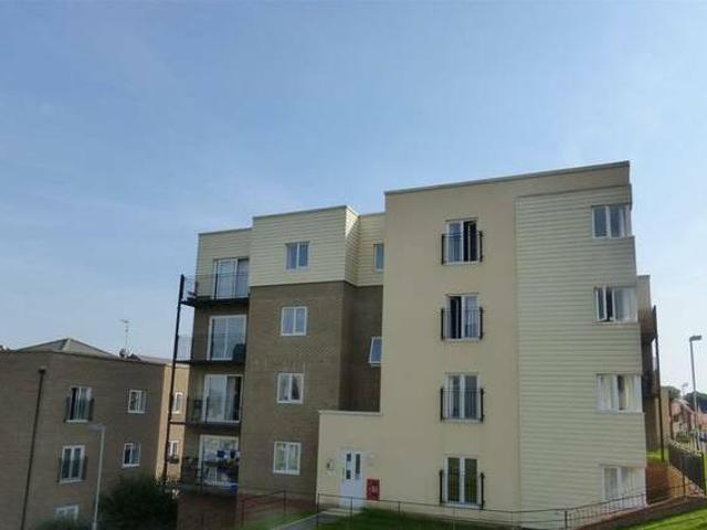 2 bedroom apartment for rent in Great Mead YEOVIL BA21
