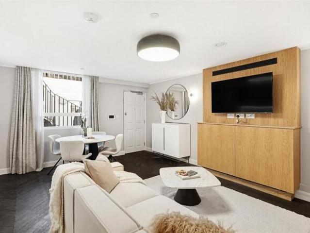 2 bedroom apartment for rent in Great Cumberland Place, London, W1H
