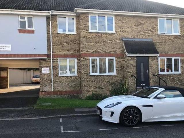 2 bedroom apartment for rent in Great Eastern Road Brentwood Essex CM14