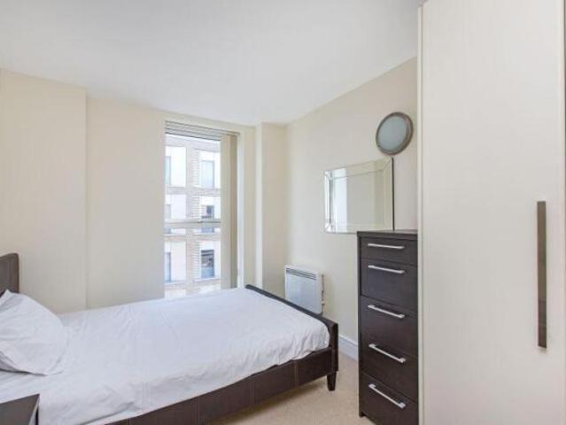 2 bedroom apartment for rent in Great Suffolk Street, SE1