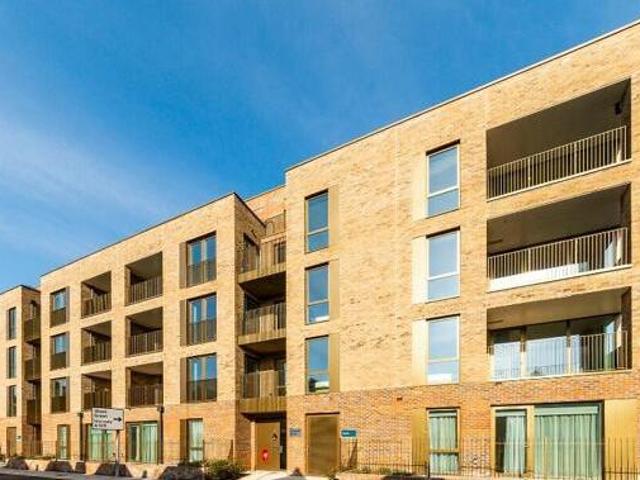 2 Bedroom Apartment For Rent In Green Lanes, London