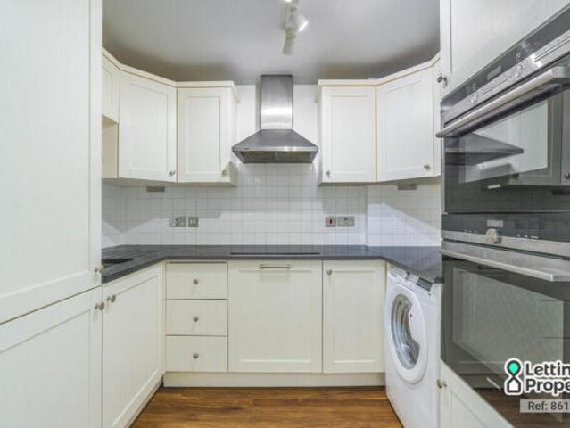 2 bedroom apartment for rent in Greens End, London, SE18 6HB, SE18