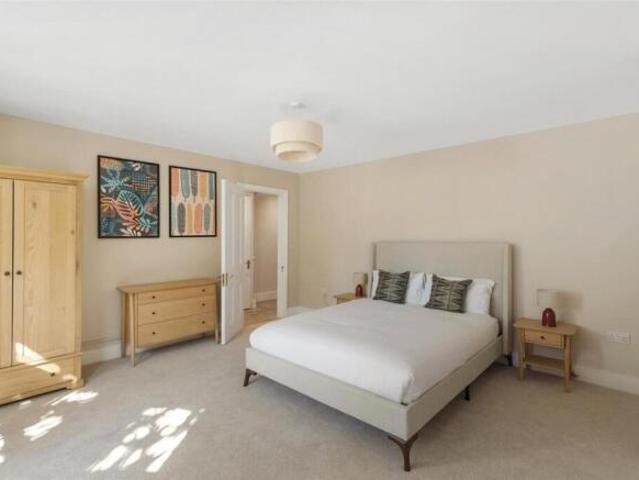 2 bedroom apartment for rent in Gresham Road, London, SW9