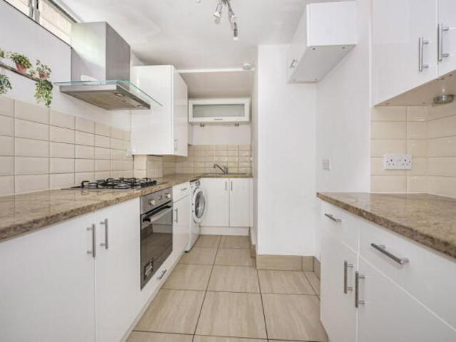 2 bedroom apartment for rent in Grosvenor Lodge, Wellesley Road, Chiswick, W4