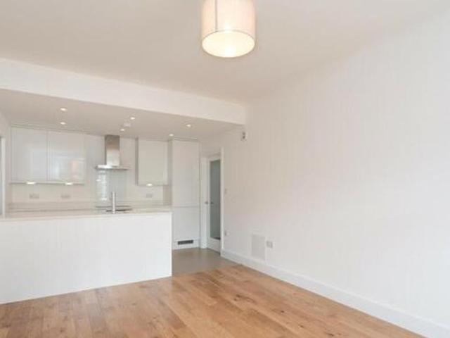 2 Bedroom Apartment For Rent In Grove End Road