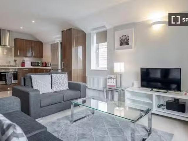2 bedroom apartment for rent in Grove, London