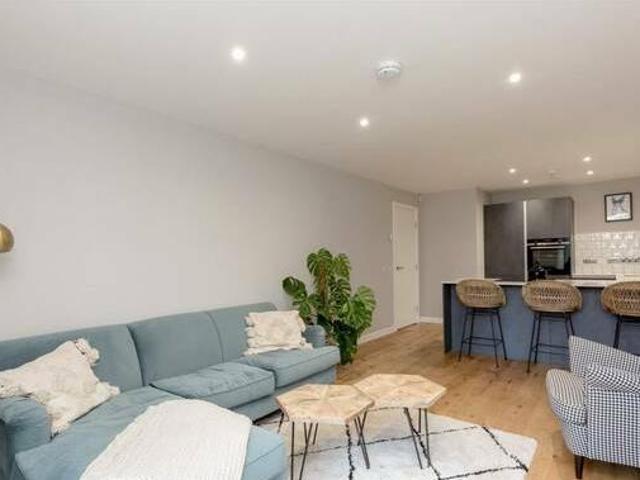 2 bedroom apartment for rent in Hughes Close Edinburgh EH7