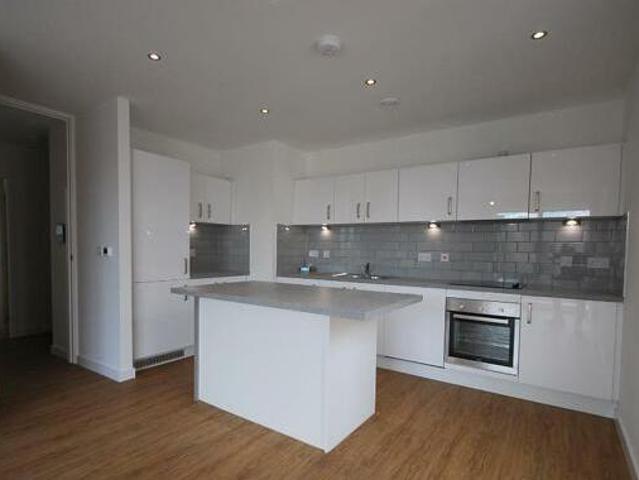 2 Bedroom Apartment For Rent In Hulme, Manchester