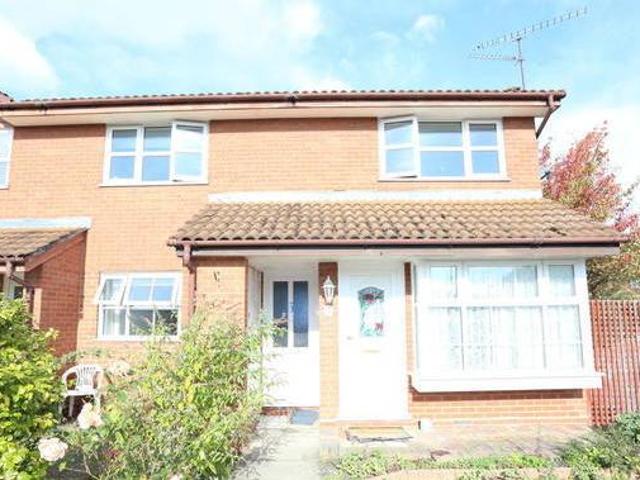 2 bedroom apartment for rent in Hurricane Way Woodley RG5