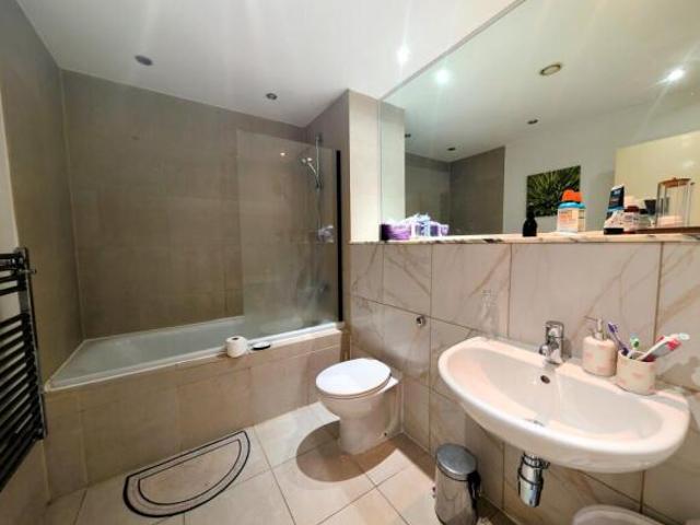 2 bedroom apartment for rent in Hacienda, City Centre M1