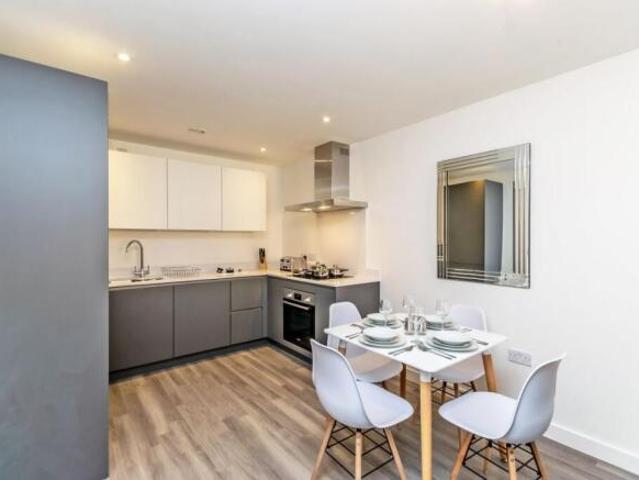 2 bedroom apartment for rent in Halo House 2 bed apt, M4