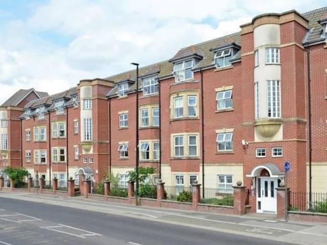 2 bedroom apartment for rent in Hallfield Road York YO31 7XN YO31