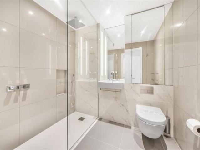 2 bedroom apartment for rent in Hampton Tower, Marsh Wall, E14