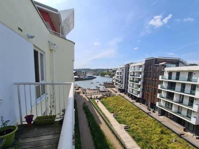 2 Bedroom Apartment For Rent In Hannover Quay
