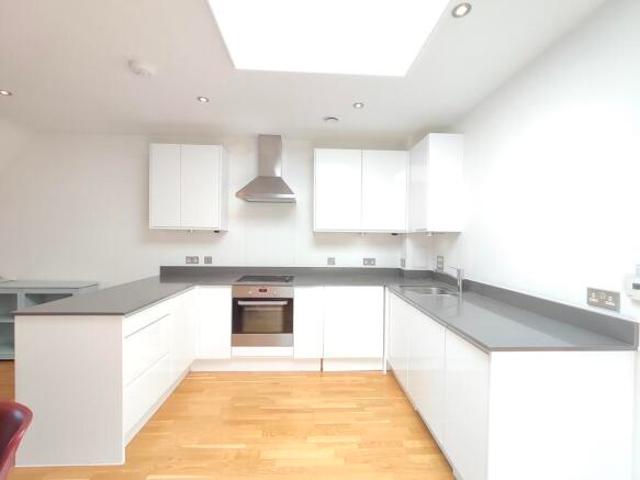 2 bedroom apartment for rent in Hanger Lane, London, W5