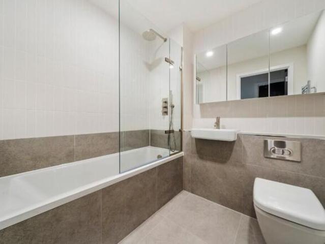 2 bedroom apartment for rent in Hanwell Square, London, W7
