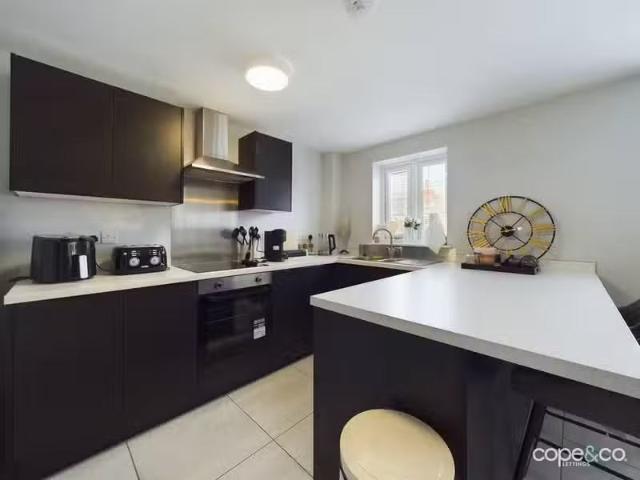 2 bedroom apartment for rent in Harben Court, Wright Street, C.