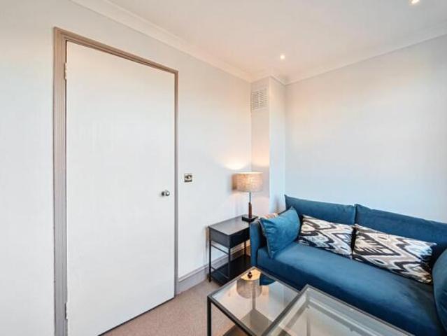 2 bedroom apartment for rent in Harcourt Terrace London SW10