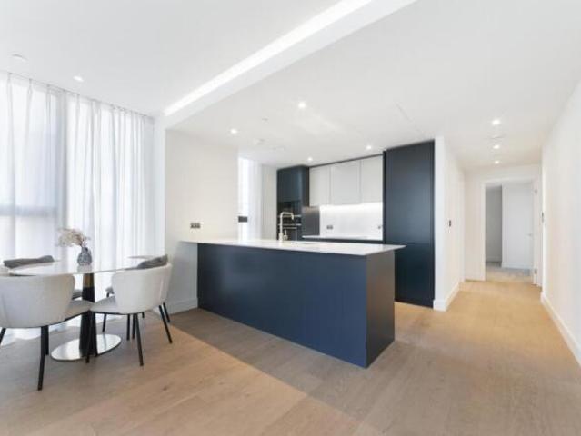 2 bedroom apartment for rent in Harcourt Tower, Marsh Wall, London, E14