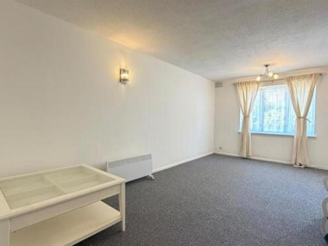 2 bedroom apartment for rent in Hardcastle Close, Croydon, CR0